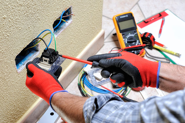 3 Signs That You Need Electrical Repair [infographic] | Buckingham ...