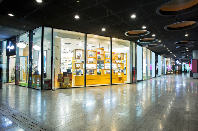 How Proper Commercial Lighting Impacts Customer Experience | Buckingham ...